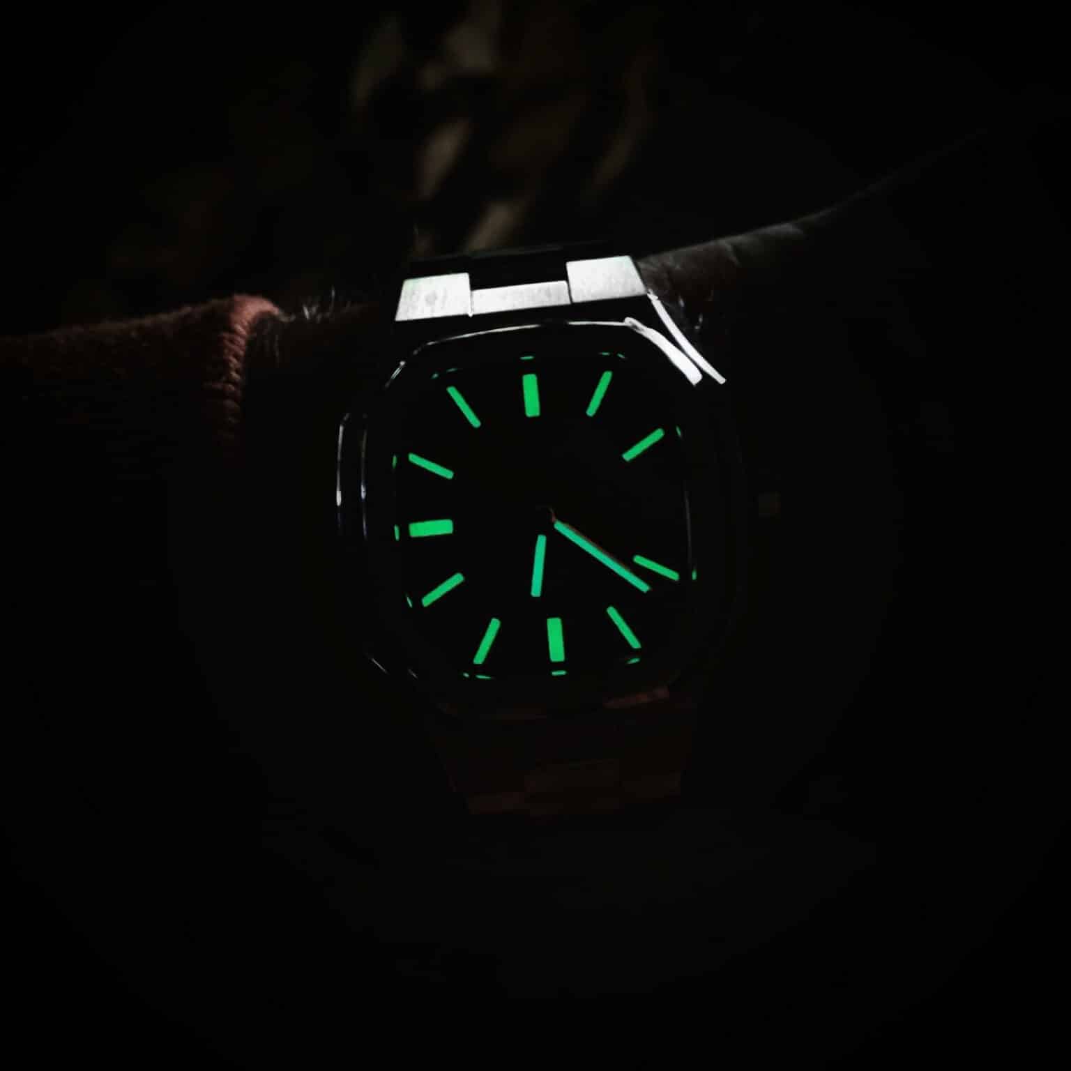 Maen Manhattan 37 Review: A Steel Sports Watch from Sweden • The ...