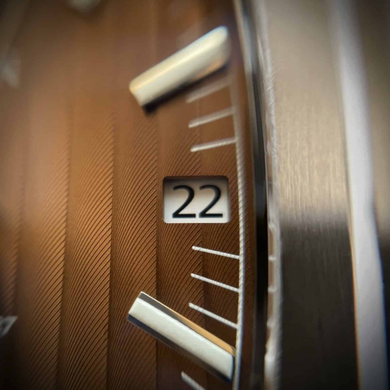 Maen Manhattan 37 Review: A Steel Sports Watch from Sweden • The ...