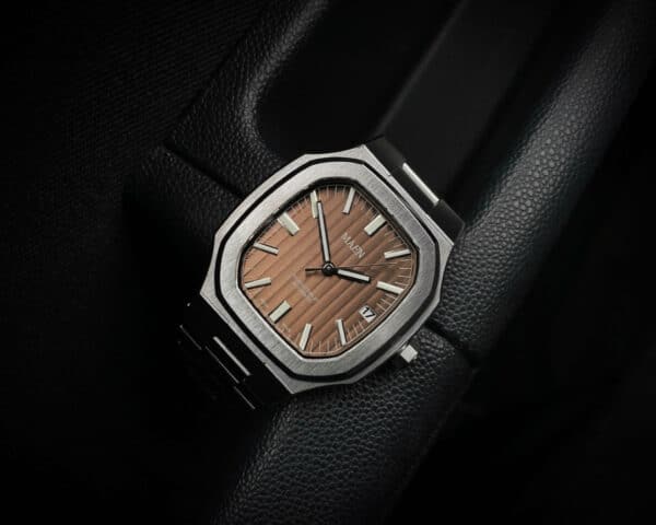 Maen Manhattan 37 Review: A Steel Sports Watch from Sweden • The ...
