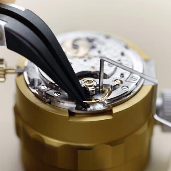 How To Wind a Rolex Watch - RepsGuide.com