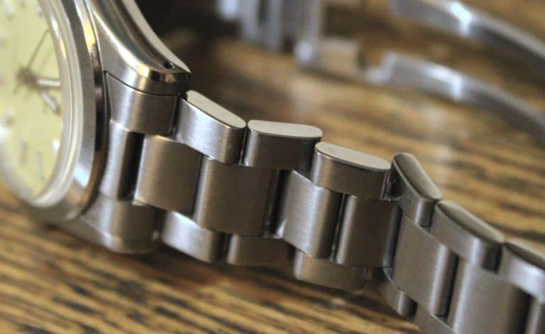 Traska Commuter 34mm Review: A Natural Fit • The Slender Wrist