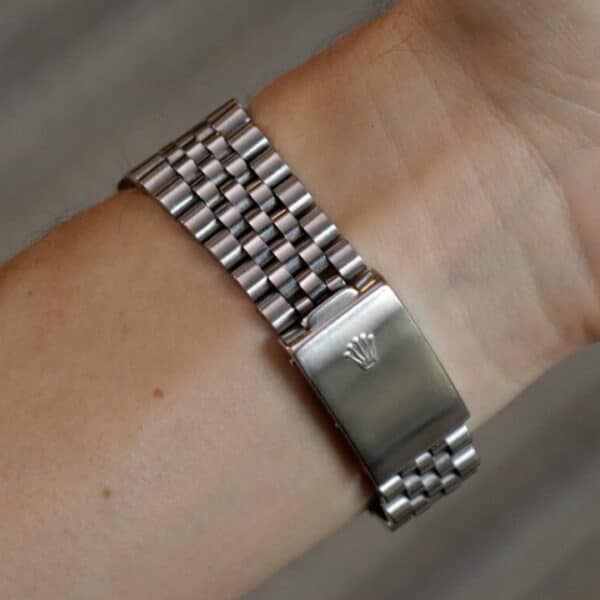 The ULTIMATE Watch Size Guide [COMPLETE] • The Slender Wrist